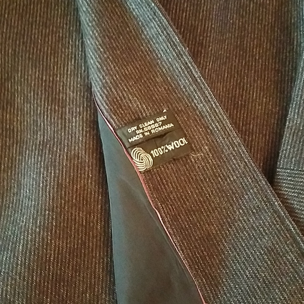 Vintage Gloria Vanderbilt Suit Set. - Gem